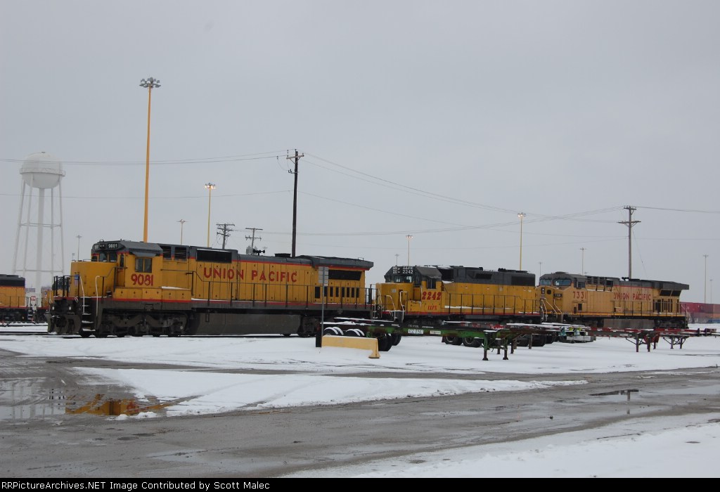 UP 9081, LLPX 2242 & UP 7331